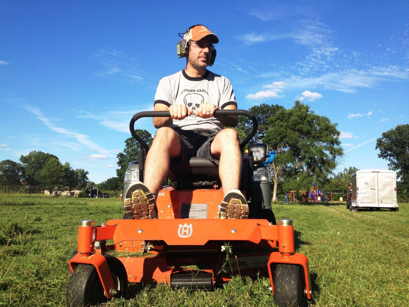 Detroit’s Mower Gang Keeps The Grass Short — Pop-Up City