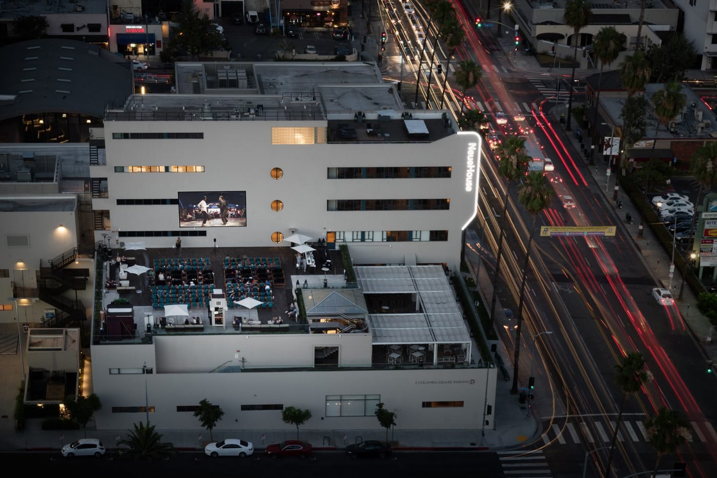 Turning Empty Rooftops Into Cinemas — Pop-Up City