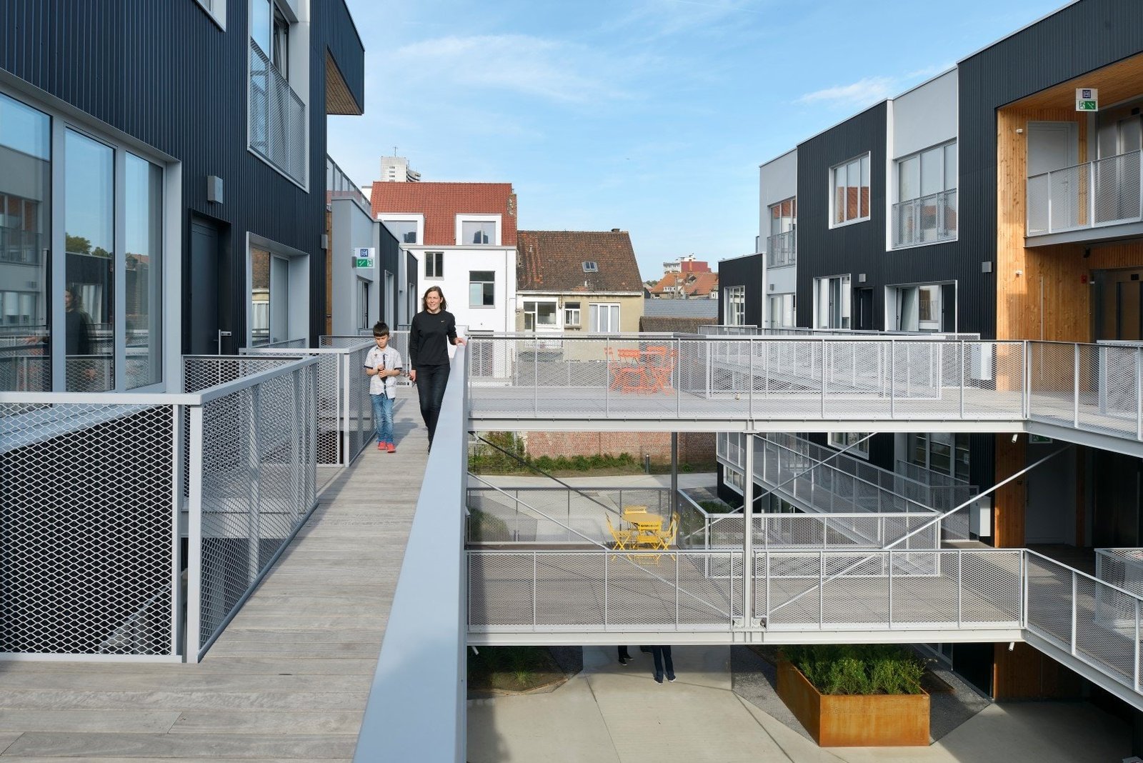 Footbridges Connect Residents in This Micro-Neighbourhood — Pop-Up City