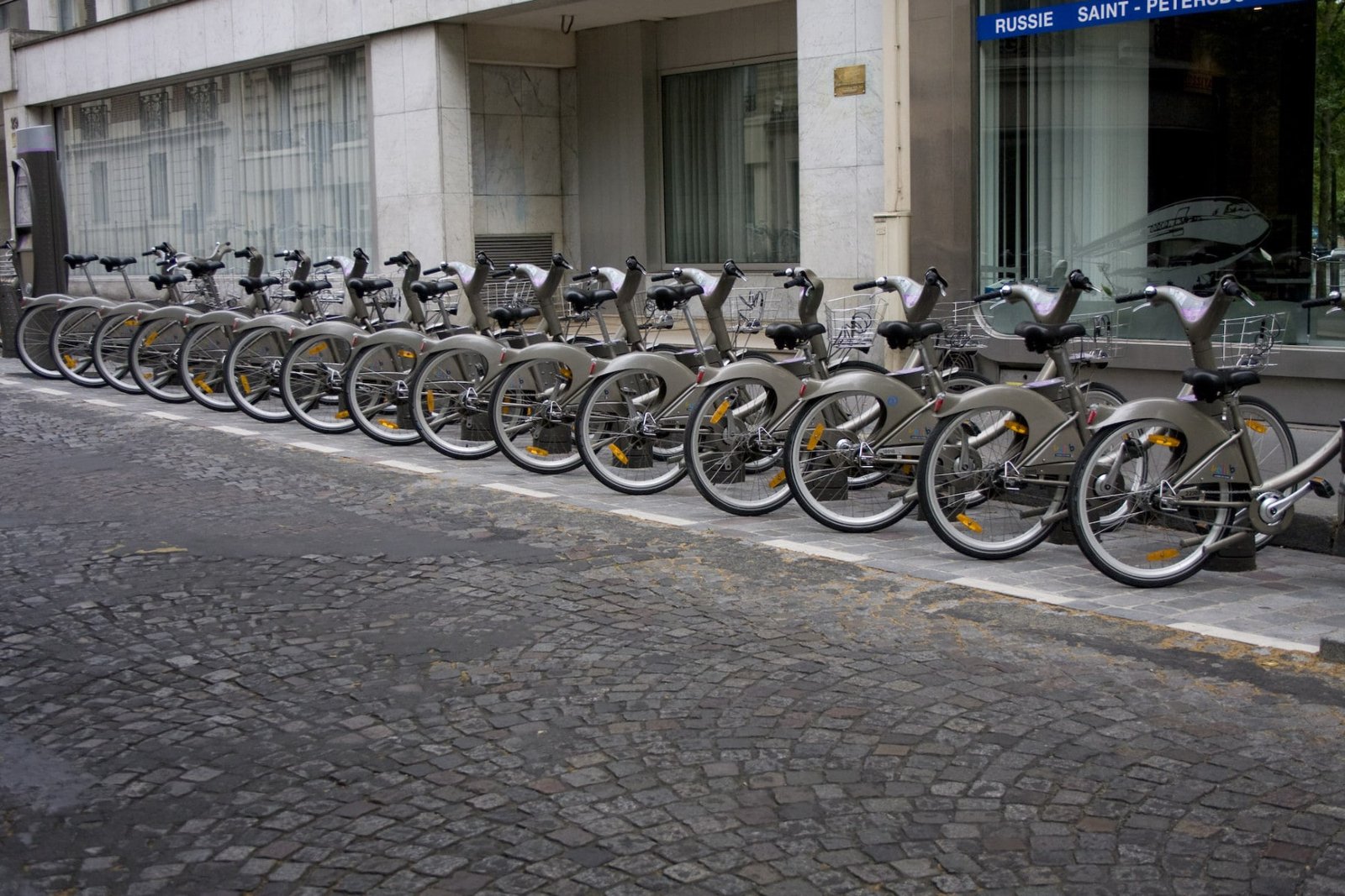 How the Paris Cycle Network Was Created Bottom-Up — Pop-Up City